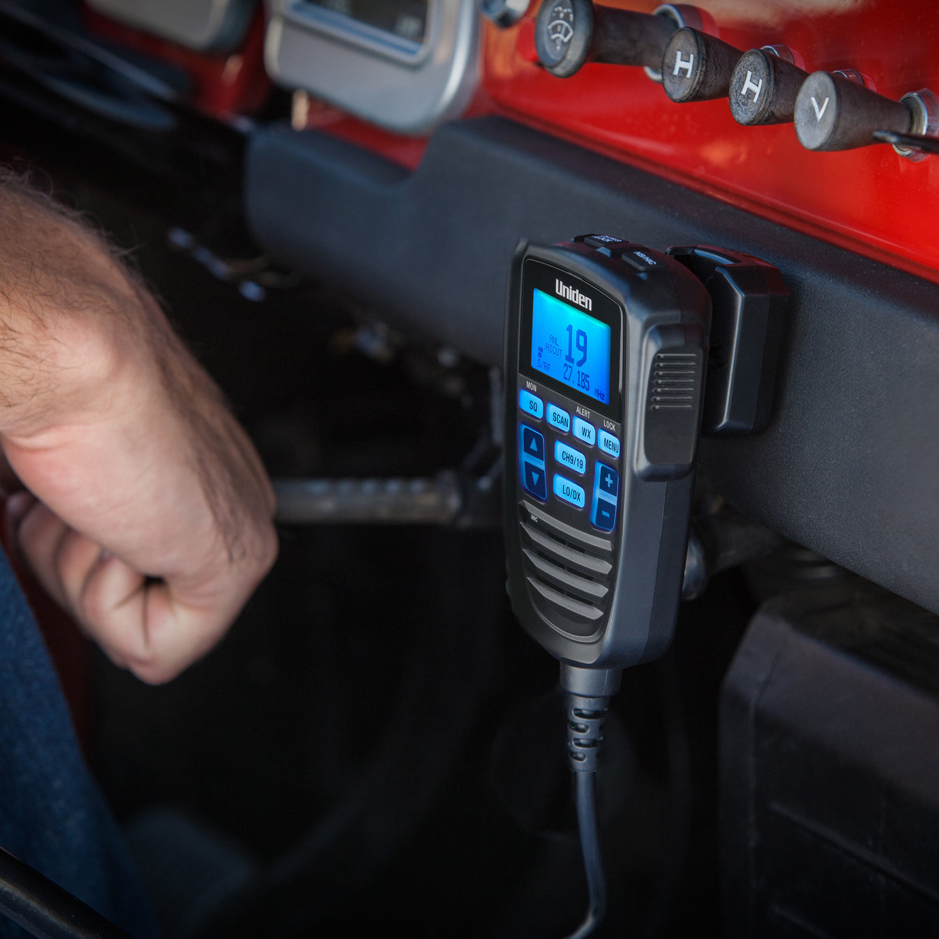CMX760 CB Radio – Uniden America Corporation
